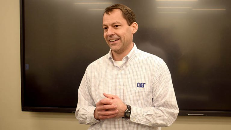 Glover shares experience, advice with engineering students