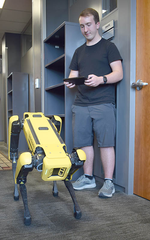 Robotic dogs, battle bots, AI: MU Robotics Club offers something for ...